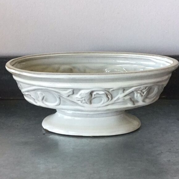 Accents | Classic Ceramic Oval Planter On Base Flowers Centerpiece ...